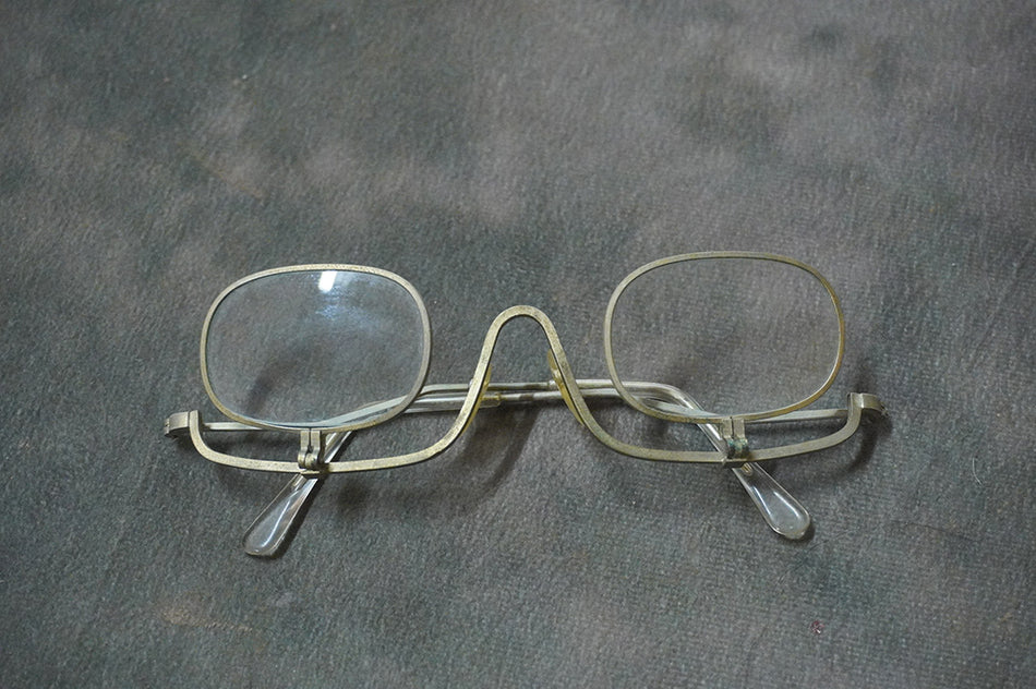 Antique Victorian Style Eyeglasses – Dapper Cadaver Props