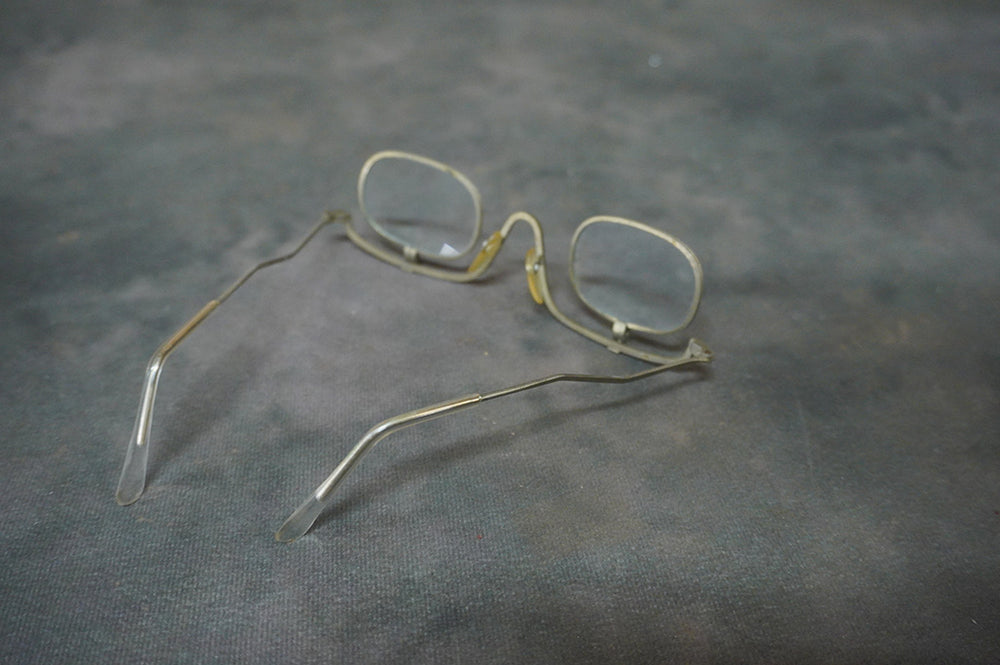 Antique Victorian Style Eyeglasses – Dapper Cadaver Props