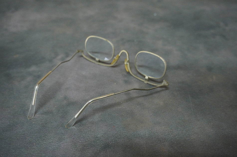 Antique Victorian Style Eyeglasses – Dapper Cadaver Props