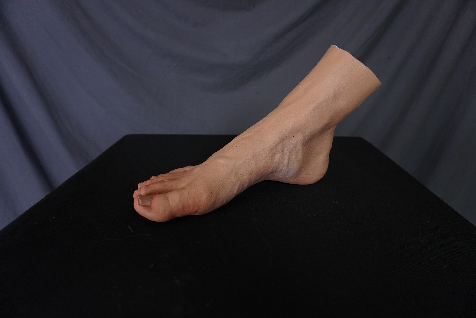 Nick Feet Prop – Dapper Cadaver Props