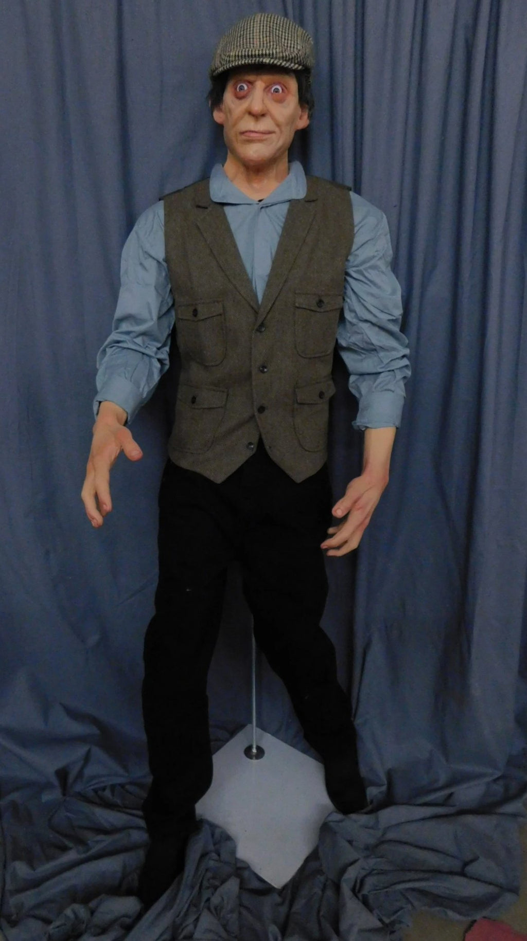 Grave Digger Edgar Figure – Dapper Cadaver Props